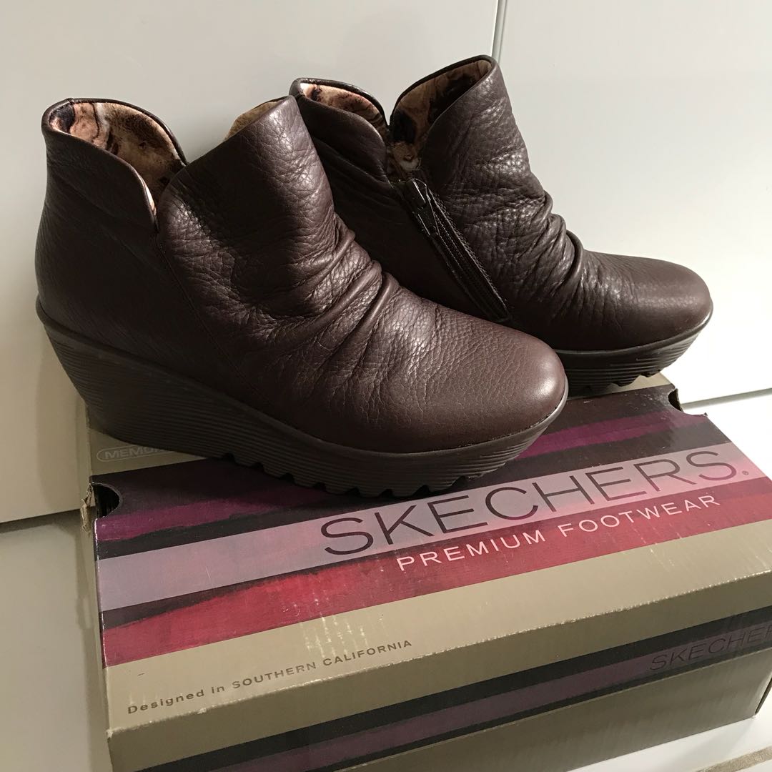 SKECHERS boots limited edition, Fesyen Wanita, Sepatu di Carousell