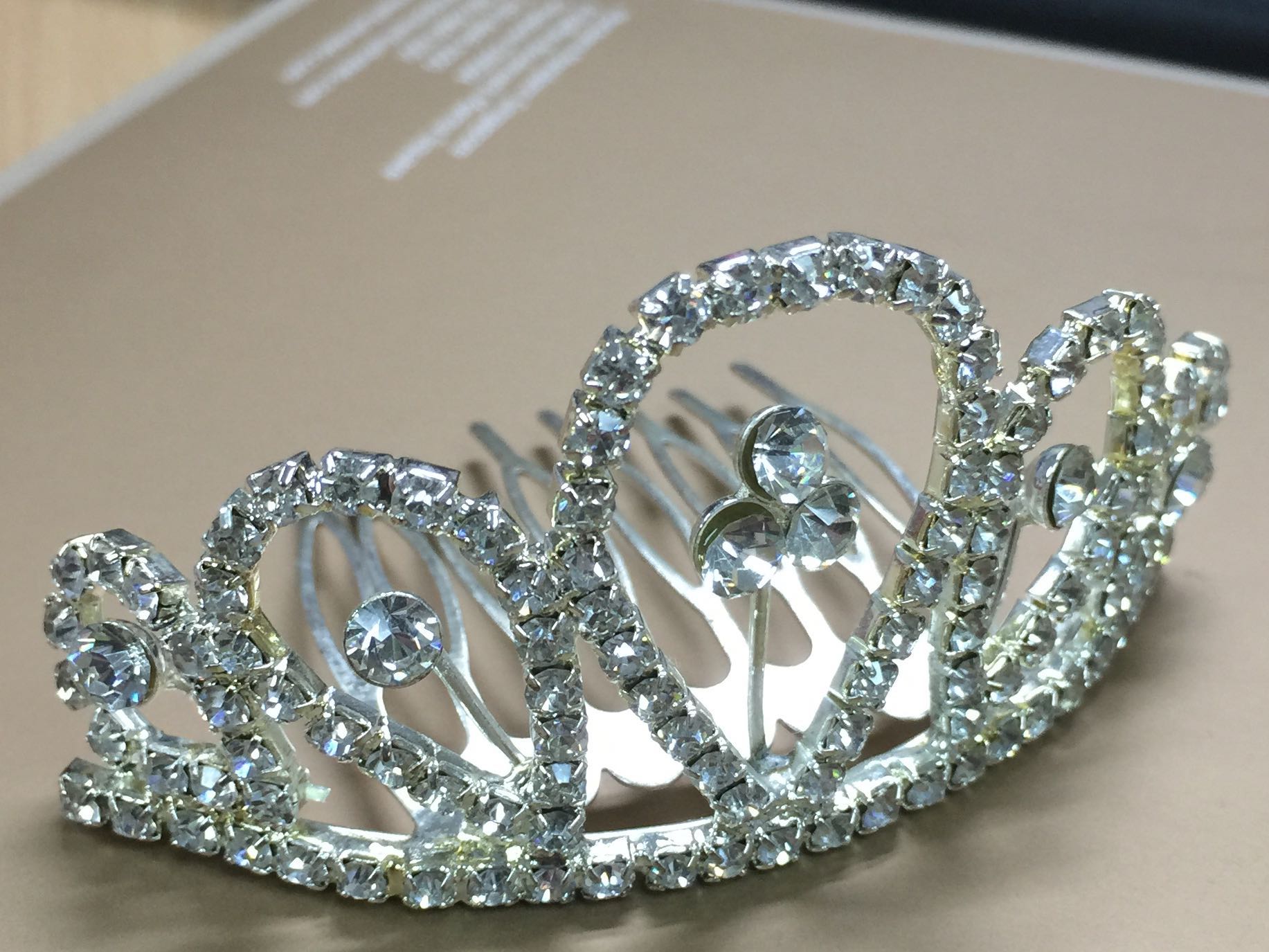 Swarovski Hair crown, Women's Fashion, Watches & Accessories, Other ...