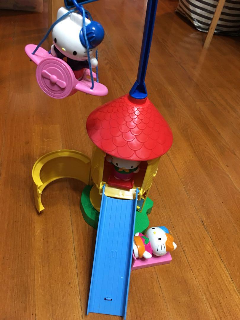 *絕版 2001年 麥當勞 Hello Kitty playground 歡樂頌/遊樂園, 興趣及遊戲, 玩具 & 遊戲類 - Carousell