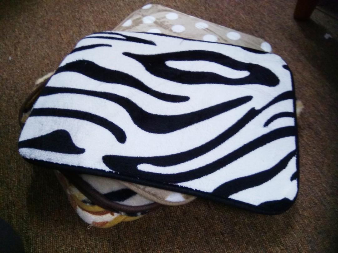 (1 set = 4 pieces) Small Soft Furry Comfy Sponge Carpet, Everything ...