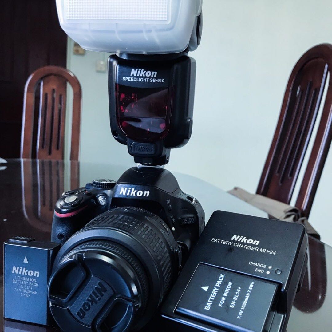 Nikon D5100 18-55mm with Kit Lens & SB-910 AF Speedlight with Battery ...