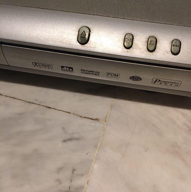 Pre-loved Enzer DVD player E5088, Audio, Portable Music Players on ...