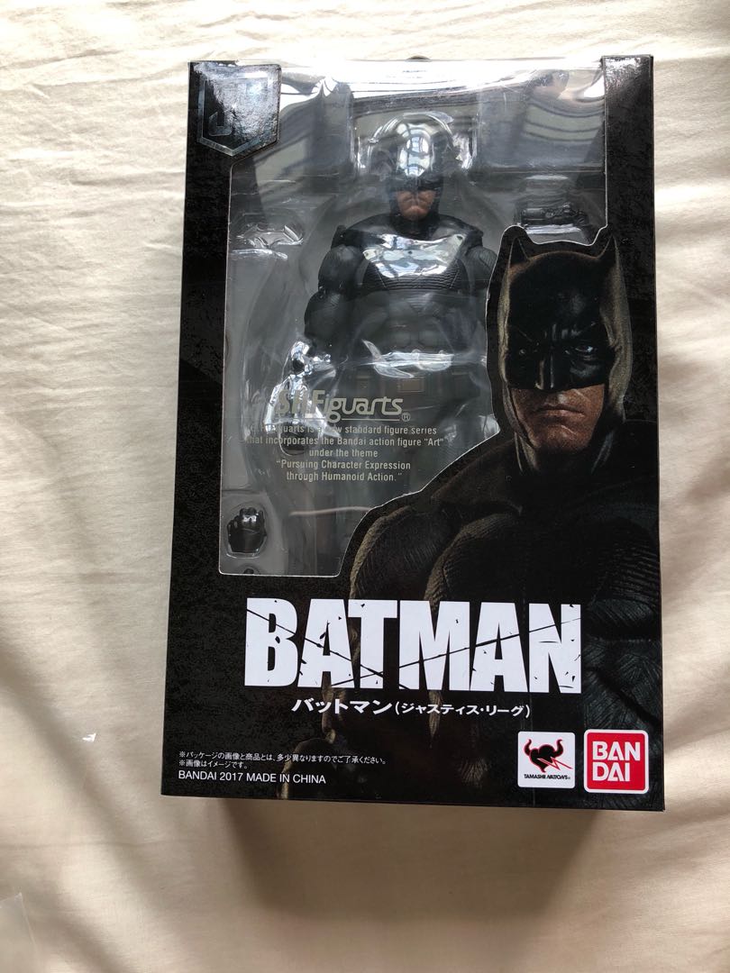 shf justice league batman, Hobbies & Toys, Toys & Games on Carousell