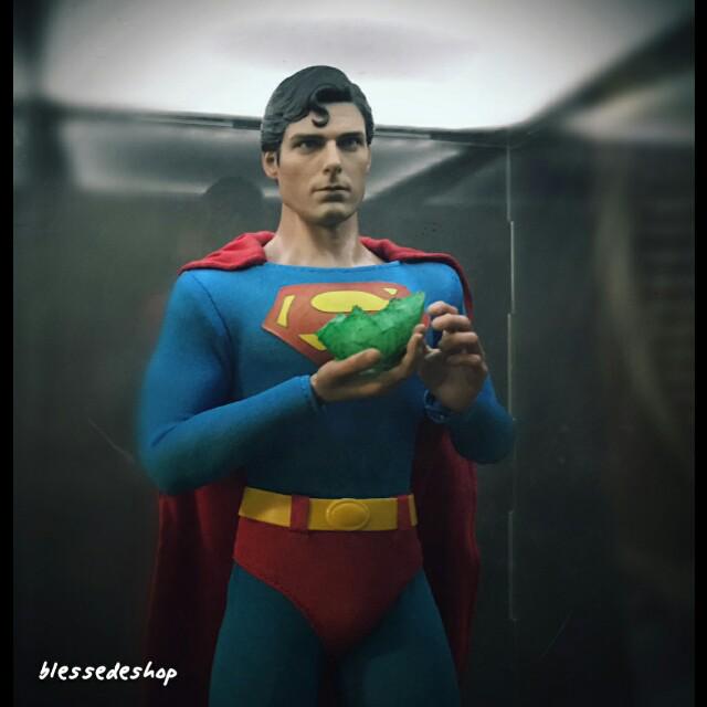 1/6 scale toy superman kryptonite rock, Hobbies & Toys, Toys & Games on ...