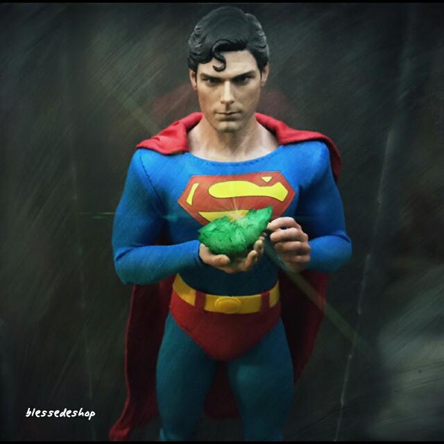 1/6 scale toy superman kryptonite rock, Hobbies & Toys, Toys & Games on ...