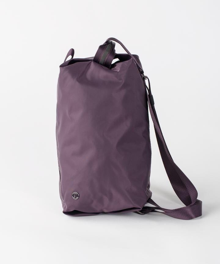Lululemon Fast Track Bag, Men's Fashion, Activewear on Carousell