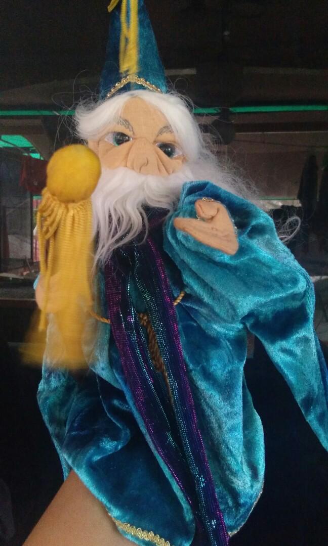 Original US Folkmanis Wizard hand puppet, Hobbies & Toys, Toys & Games ...