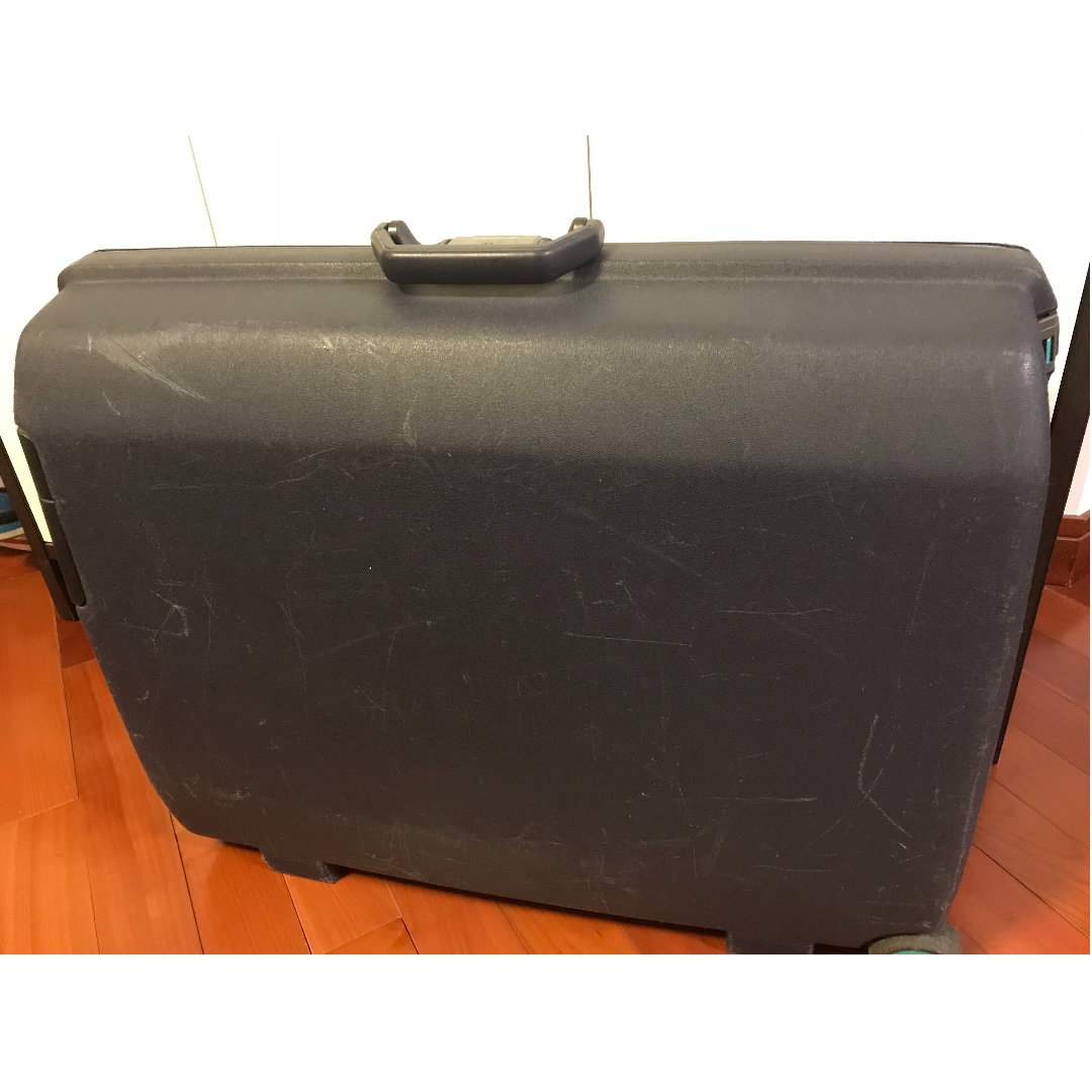 Samsonite classic two-wheel luggage, 興趣及遊戲, 旅行, 旅遊 - 旅行必需品及用品 - Carousell