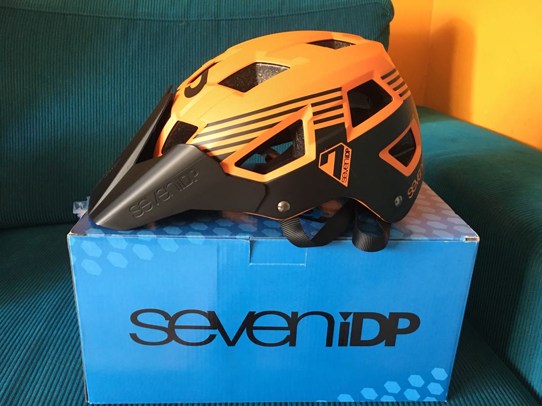 7 seven iDP Helmet, Sports Equipment, Bicycles & Parts, Bicycles on ...