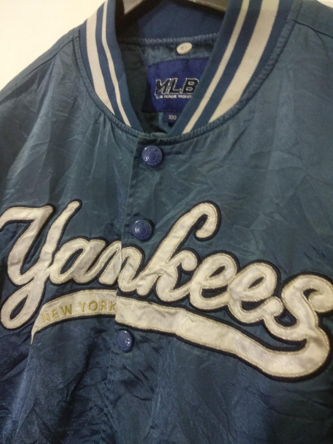Varsity Yankees MLB, Fesyen Pria, Pakaian di Carousell