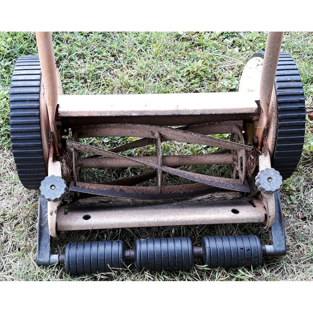 Manual Rotary Blade Lawn Mower, Furniture & Home Living, Gardening ...