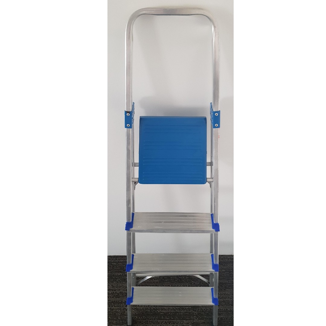 Aluminium 4 step ladder, Everything Else on Carousell