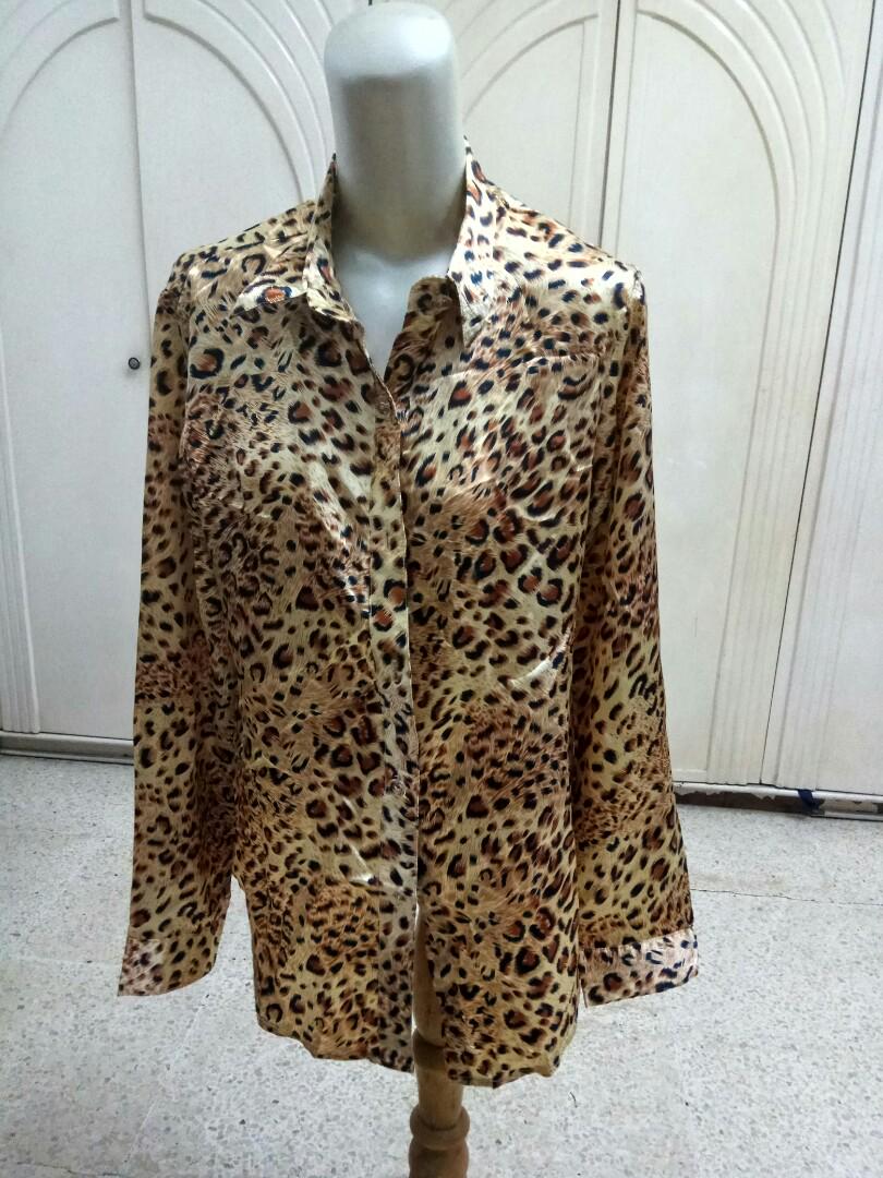 Leopard blouse, Fesyen Wanita, Pakaian Wanita, Atasan di Carousell