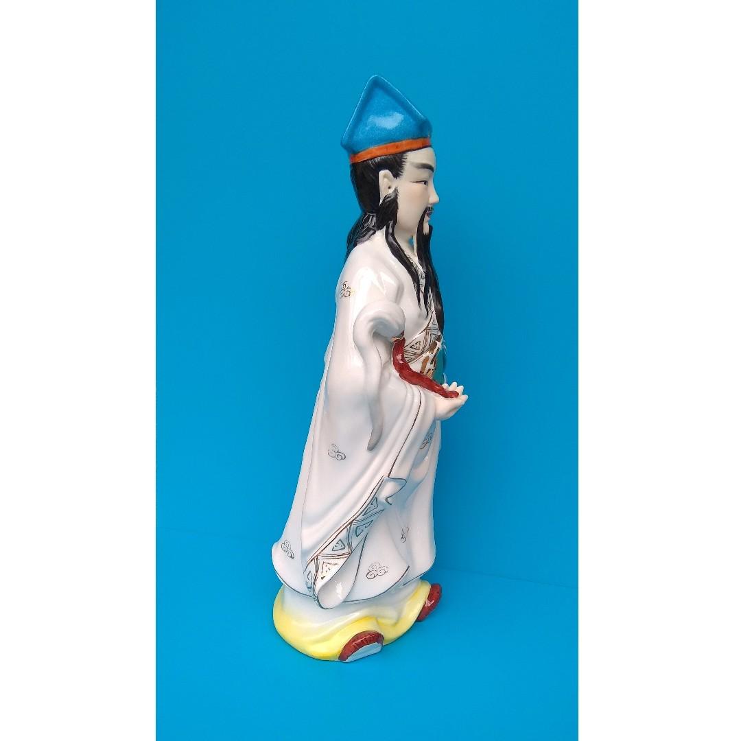 Vintage Sculpture Porcelain Chinese Figurine Lu Tung-pin (呂洞宾) bears a ...