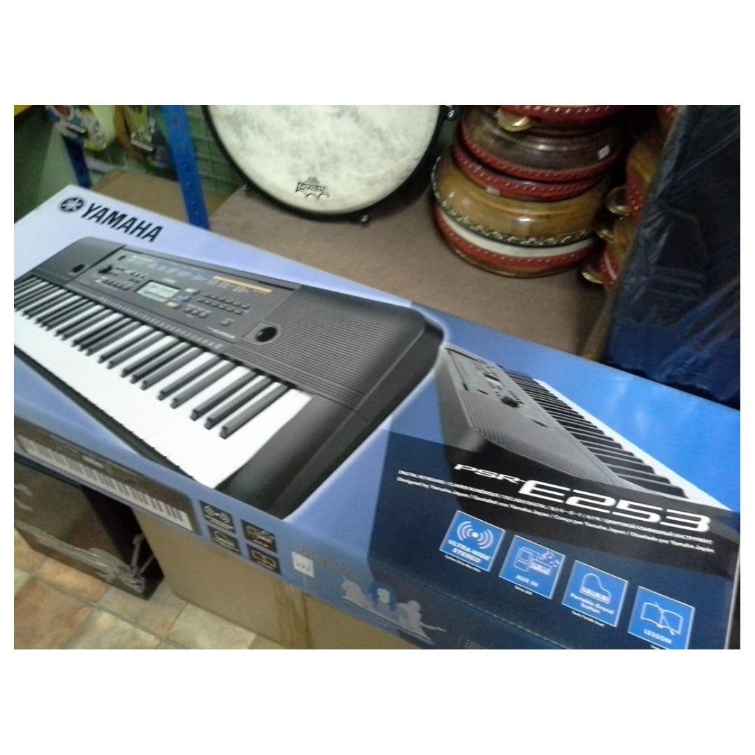 Yamaha Portable Keyboard with Adapter (PSR E253), Hobbies & Toys, Music & Media, Musical ...