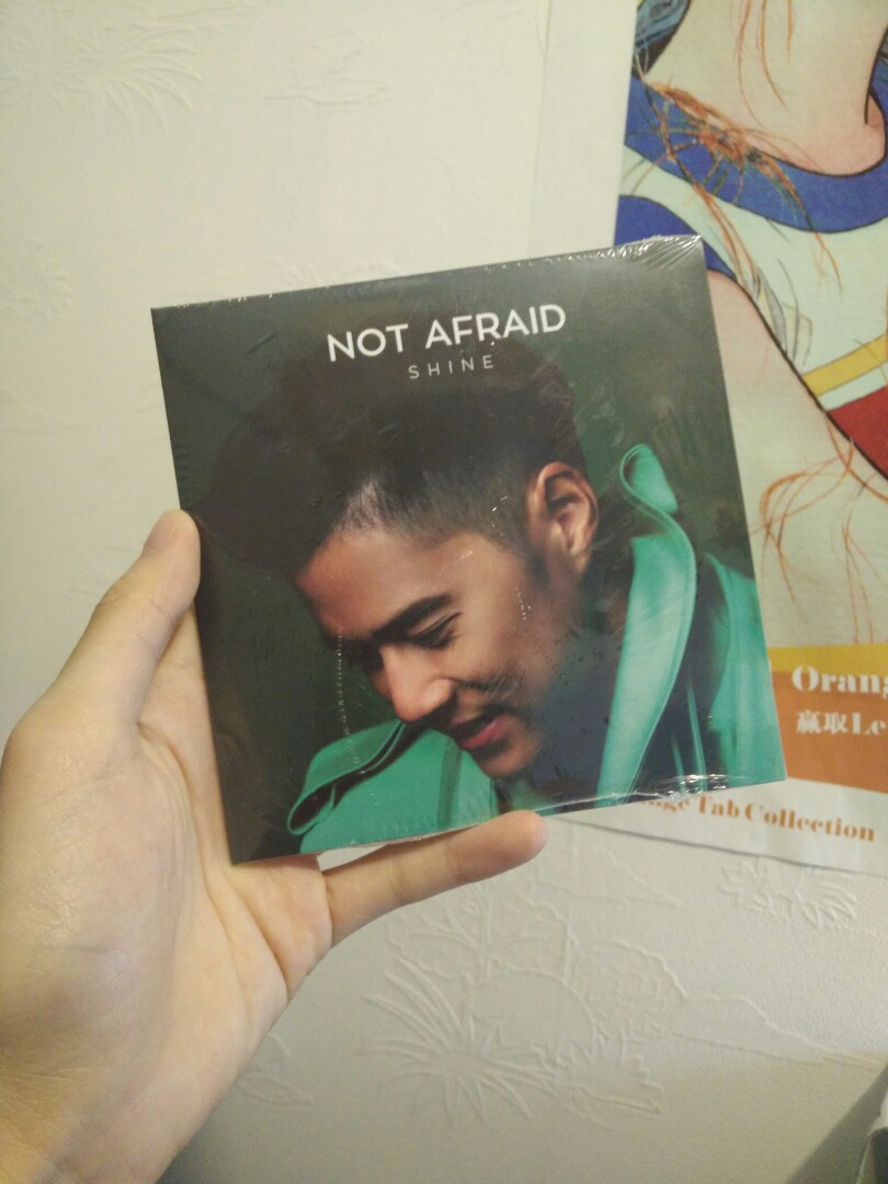 Shine Not Afraid, 興趣及遊戲, 收藏品及紀念品, 明星周邊 - Carousell
