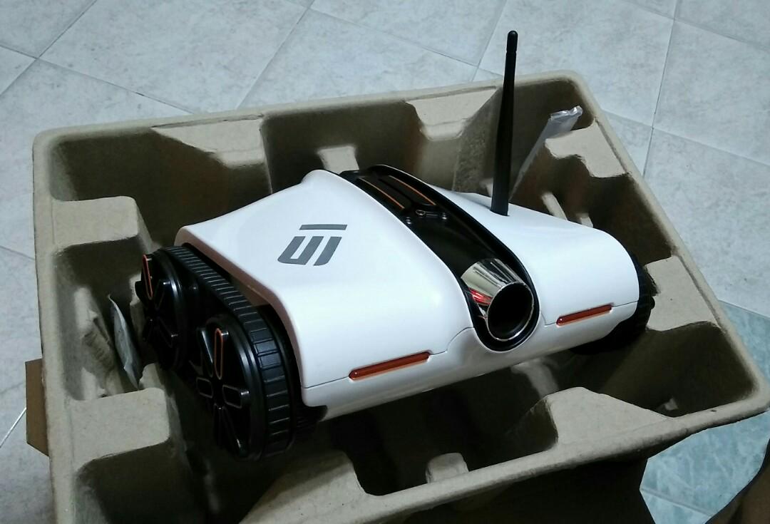 Brookstone Rover Spy Tank wireless app-controlled iPhone iPad 遙控坦克車 not ...