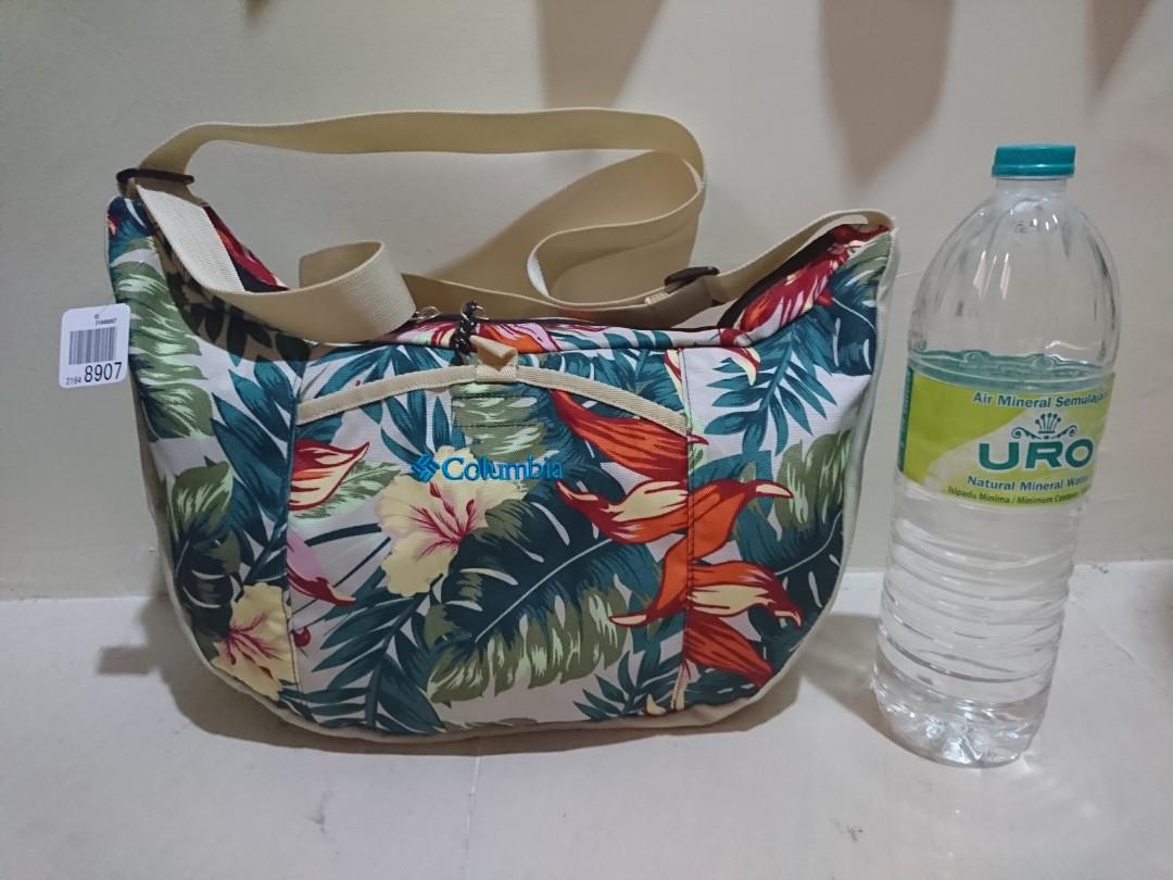Columbia Flora Shoulder Bag, Men's Fashion, Watches & Accessories ...