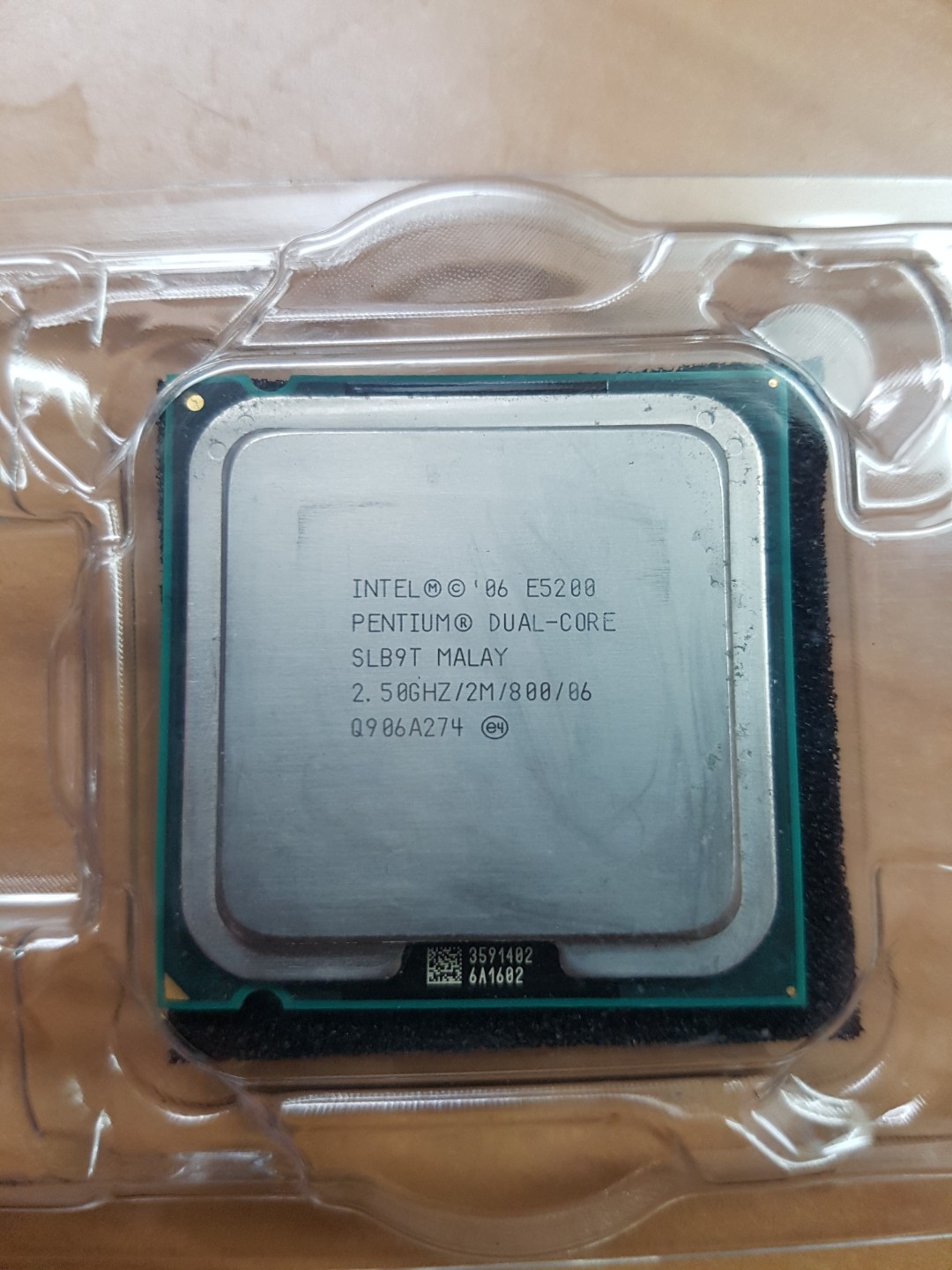 Intel E5200 CPU, Computers & Tech, Parts & Accessories, Computer Parts on Carousell