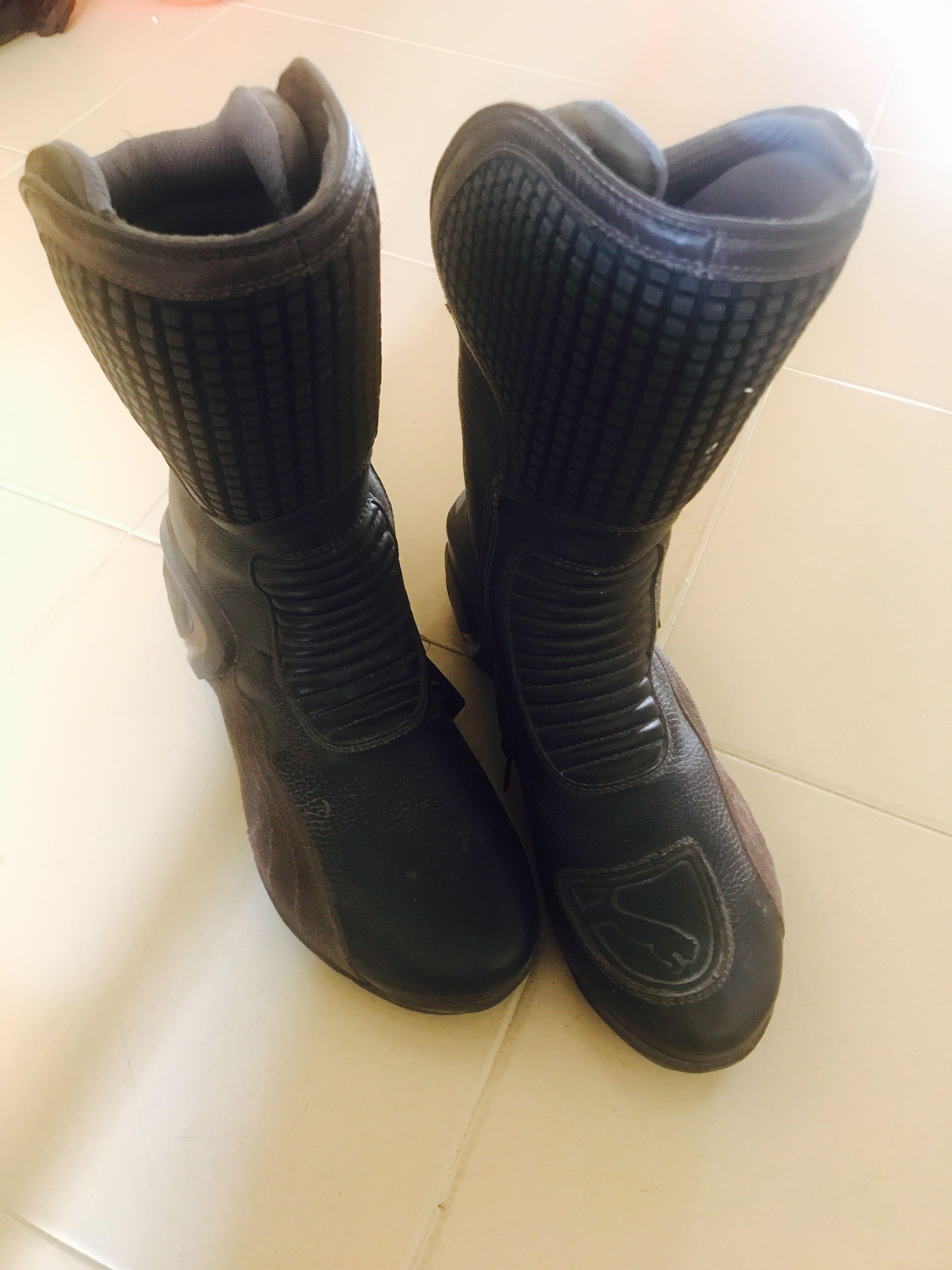 Puma riding/touring boots, Men's Fashion, Footwear, Boots on Carousell