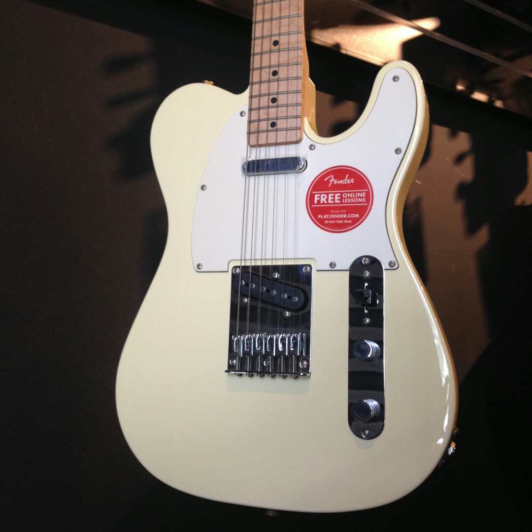 Squier Affinity Series™ Telecaster® Arctic White, Music & Media, Music ...