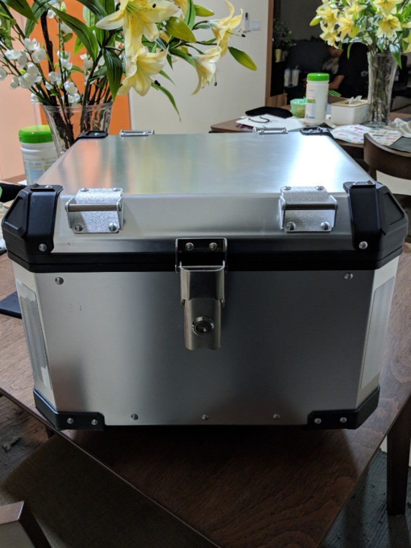 Aluminum top box 42l, Motorcycles, Motorcycle Accessories on Carousell
