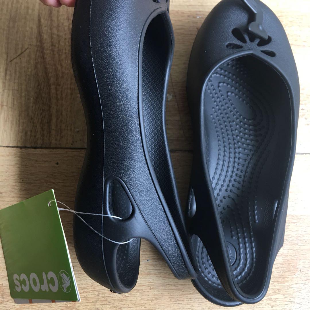 CROCS TAYLORSLING BACK, Women's Fashion, Footwear, Sneakers on Carousell