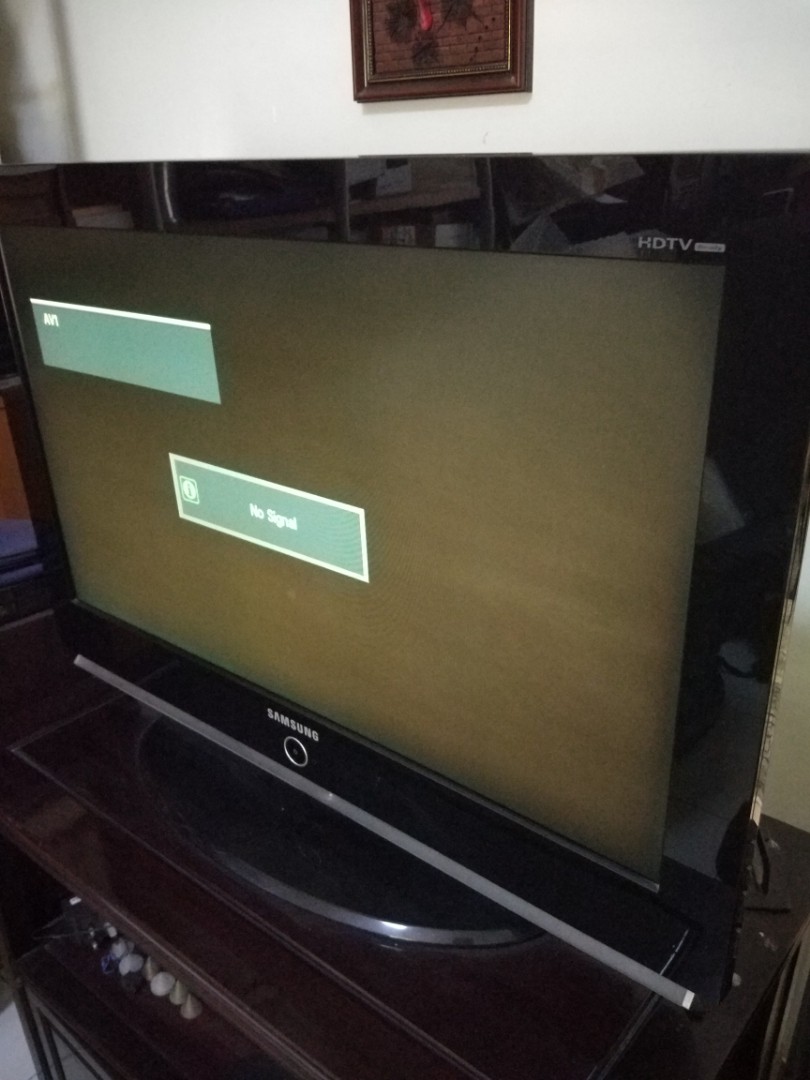 Samsung 32" HDTV, TV & Home Appliances, TV & Entertainment, TV on Carousell