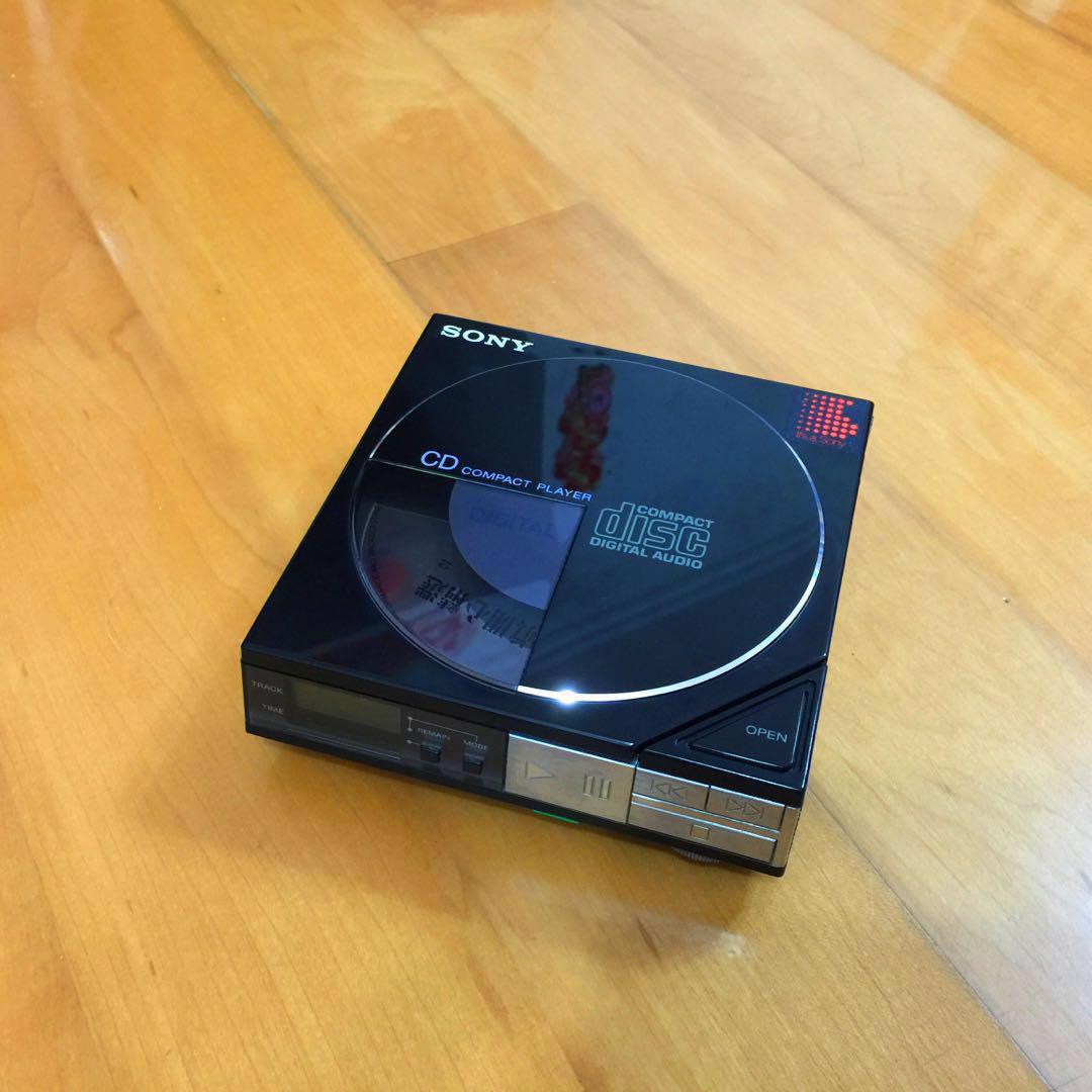 Sony - 第一部Discman D-50 (此機於1985年5月製造) 連原裝「巨靈神」外攜電池盒EPC-9LC。功能正常，播碟比較揀擇 ...