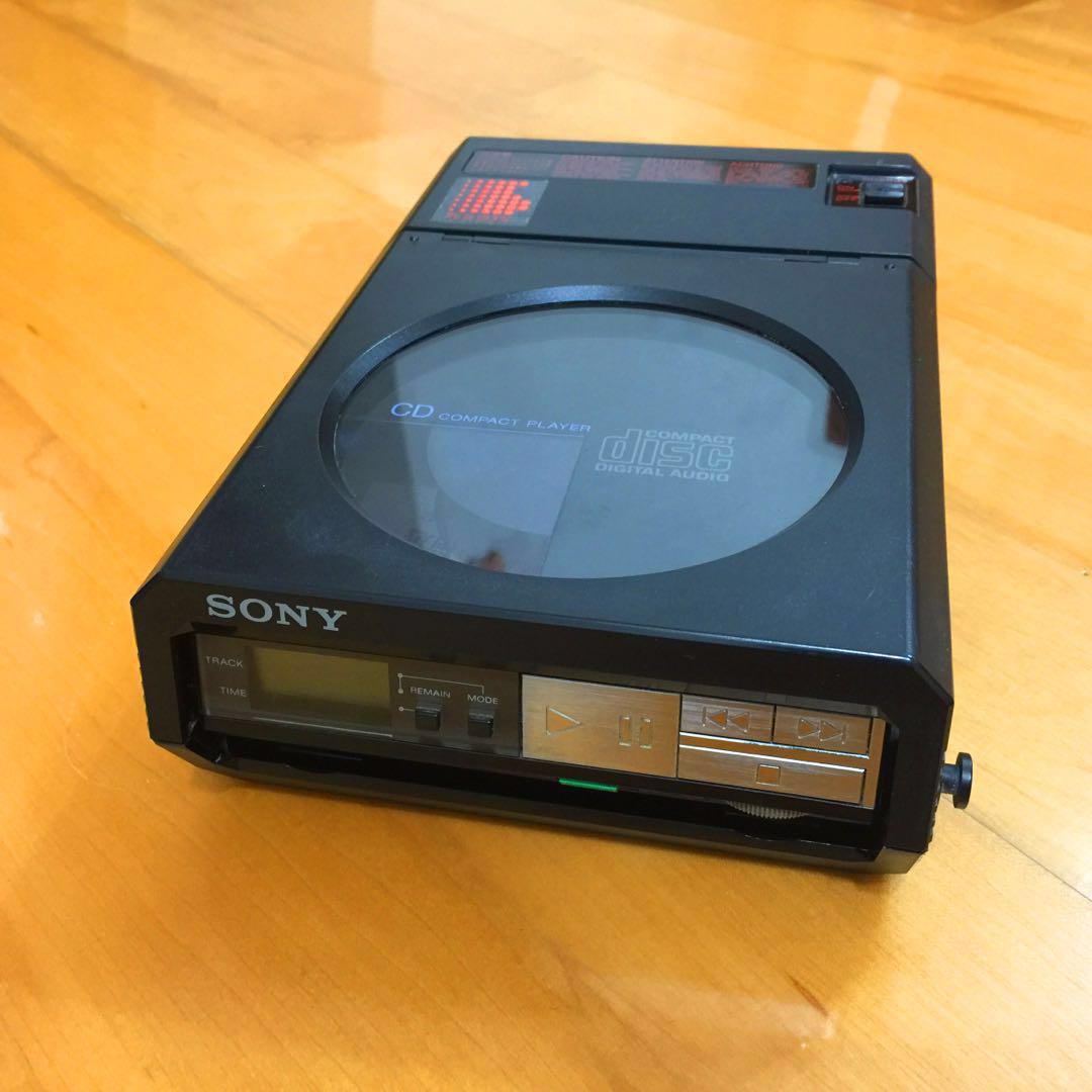 Sony - 第一部Discman D-50 (此機於1985年5月製造) 連原裝「巨靈神」外攜電池盒EPC-9LC。功能正常，播碟比較揀擇 ...