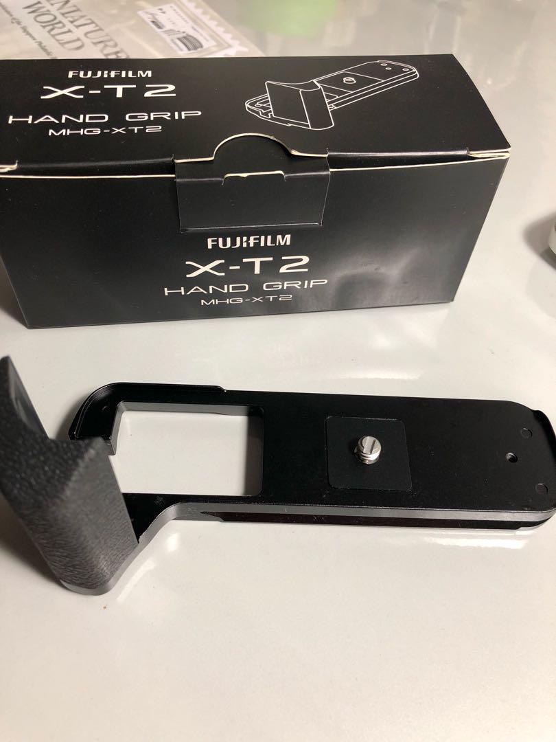 XT2 hand grip MHG-XT2, Photography, Cameras on Carousell