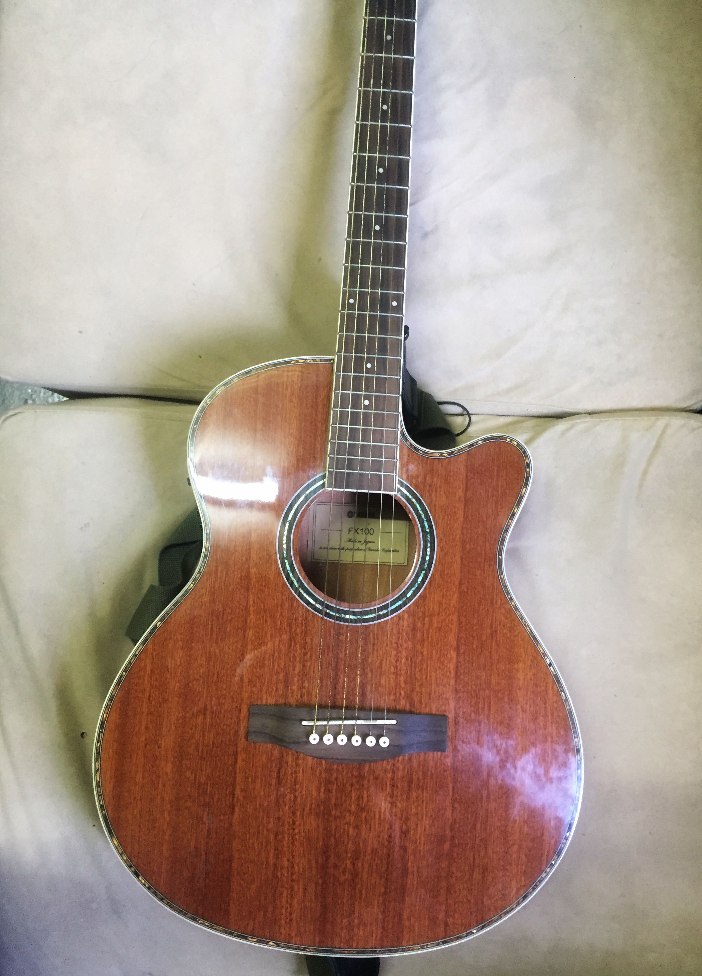 Yamaha FX-100 Semi-acoustic, Hobbies & Toys, Music & Media, Musical ...
