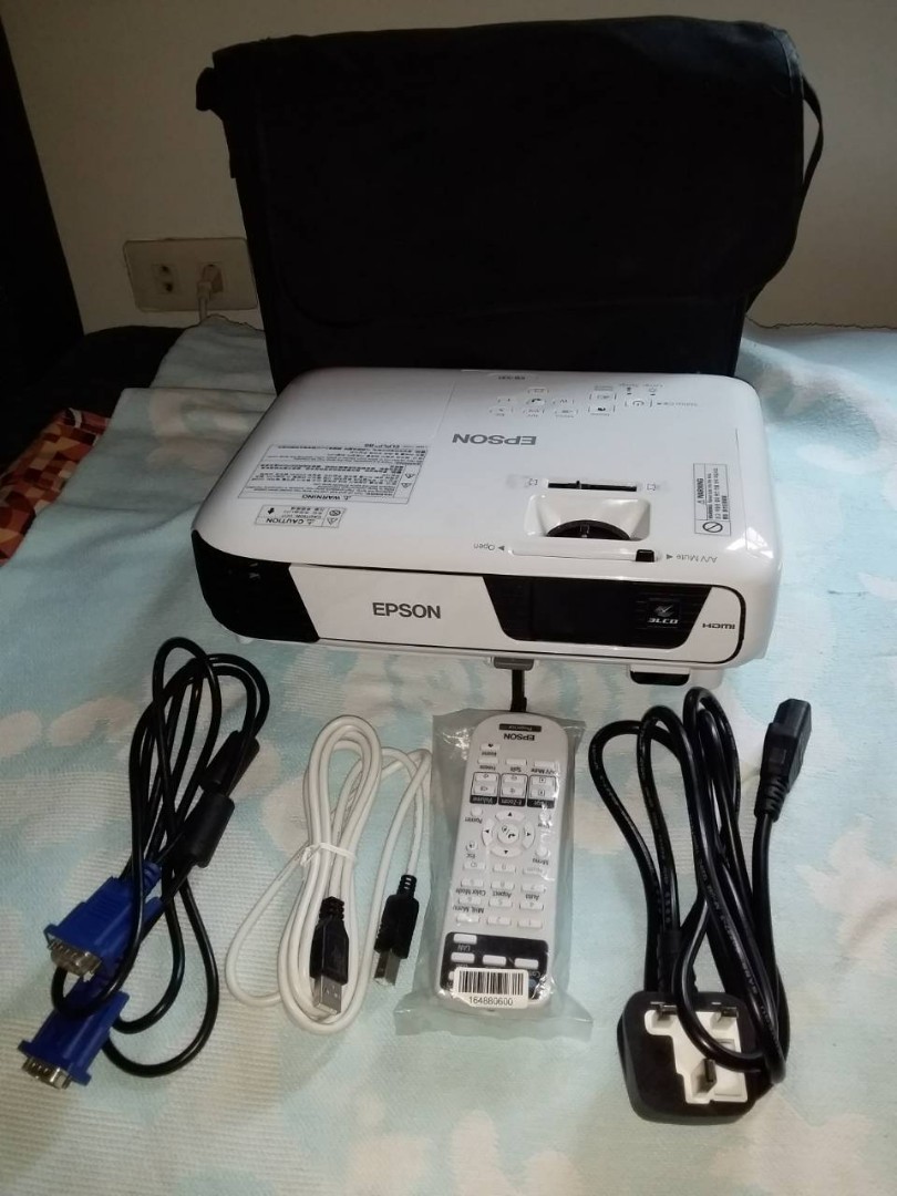 Epson EB S31 Projector, TV & Home Appliances, TV & Entertainment ...
