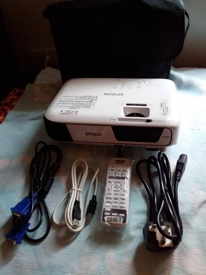 Epson EB S31 Projector, TV & Home Appliances, TV & Entertainment ...