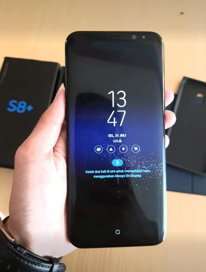 Samsung S8+ black, Telepon Seluler & Tablet di Carousell