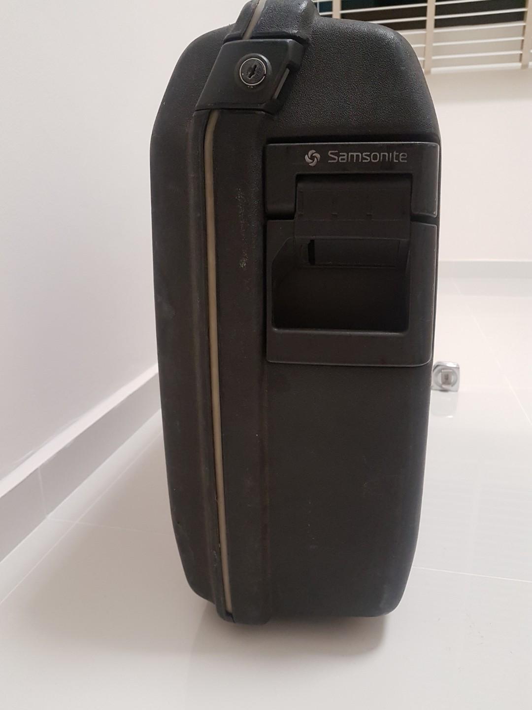 Vintage samsonite hard case, Hobbies & Toys, Memorabilia & Collectibles ...