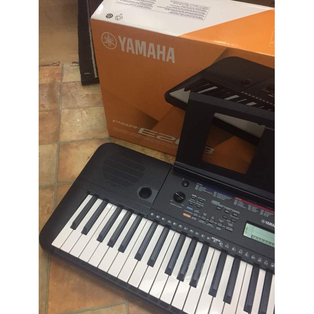 Yamaha Keyboard (PSR-E263), Hobbies & Toys, Music & Media, Musical ...