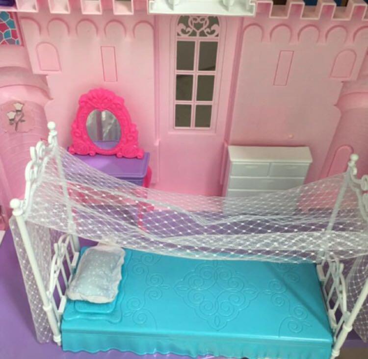 Barbie princess castle (127x107x20cm), Hobbies & Toys, Toys & Games on ...