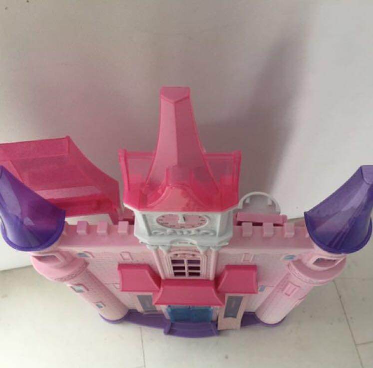 Barbie princess castle (127x107x20cm), Hobbies & Toys, Toys & Games on ...
