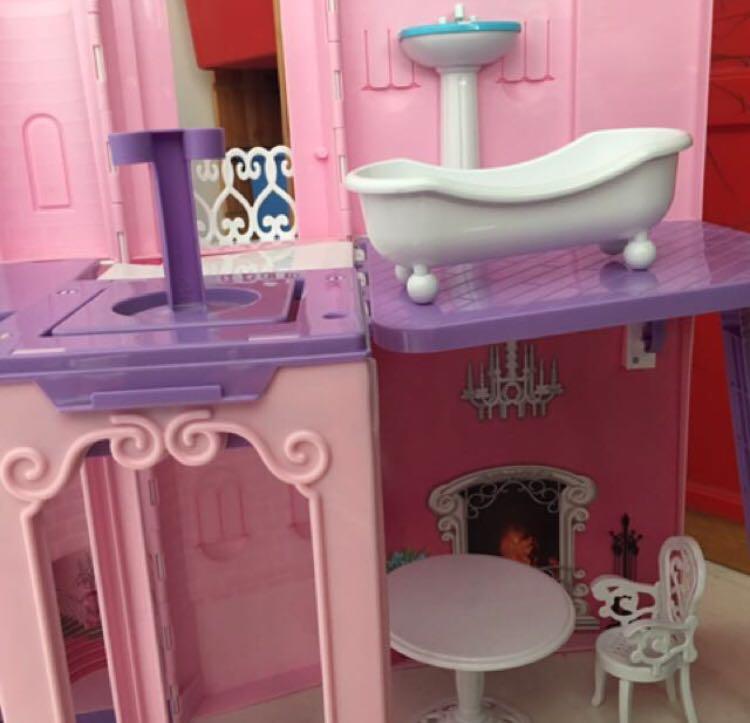 Barbie princess castle (127x107x20cm), Hobbies & Toys, Toys & Games on ...