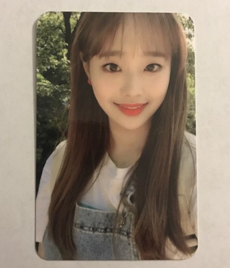 (PO) LOONA Chuu broadcast photocard, Hobbies & Toys, Memorabilia & Collectibles, K-Wave on Carousell