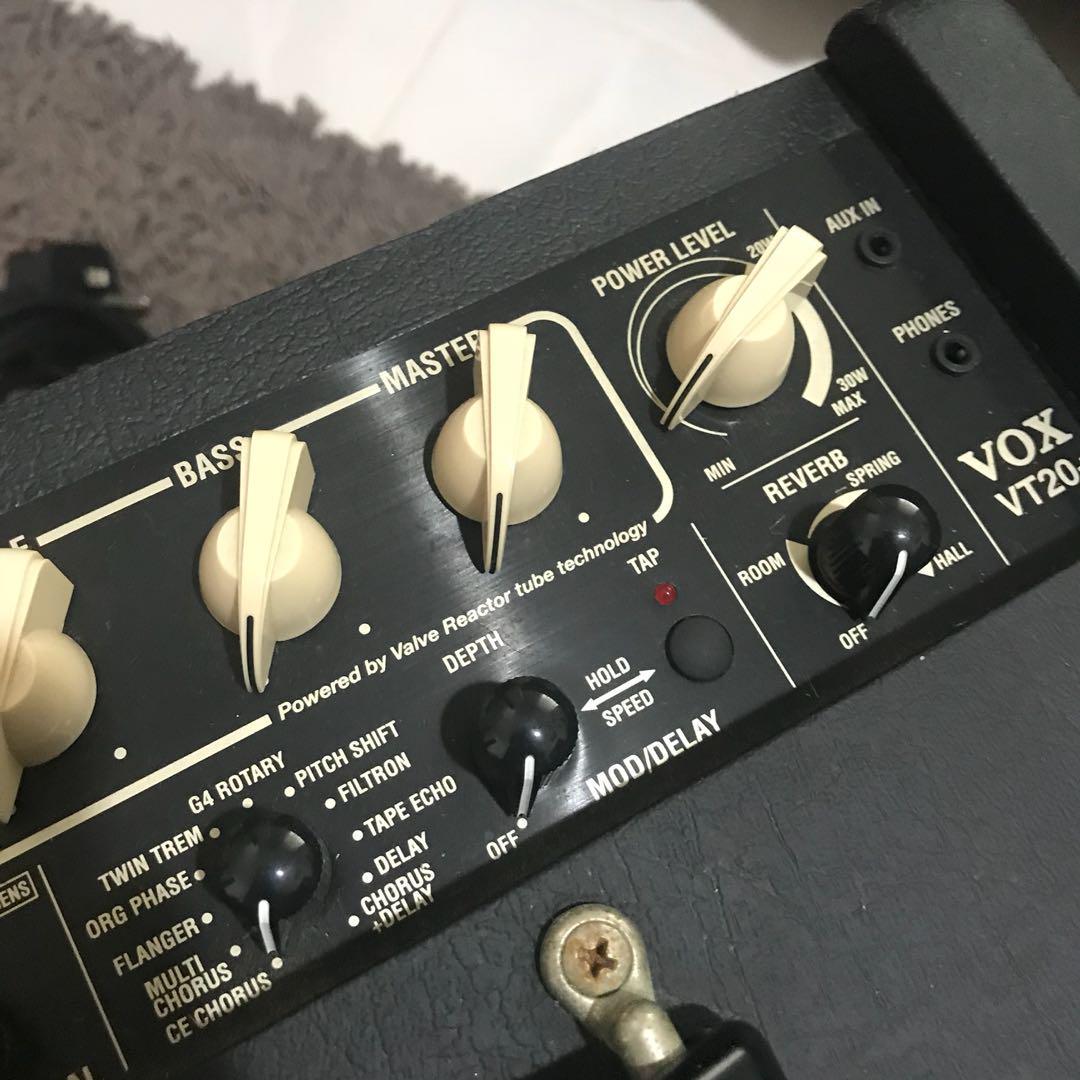 Vox Valvetronix VT20+ 30-Watt 1x8" Modeling Guitar Combo Amp, Hobbies ...