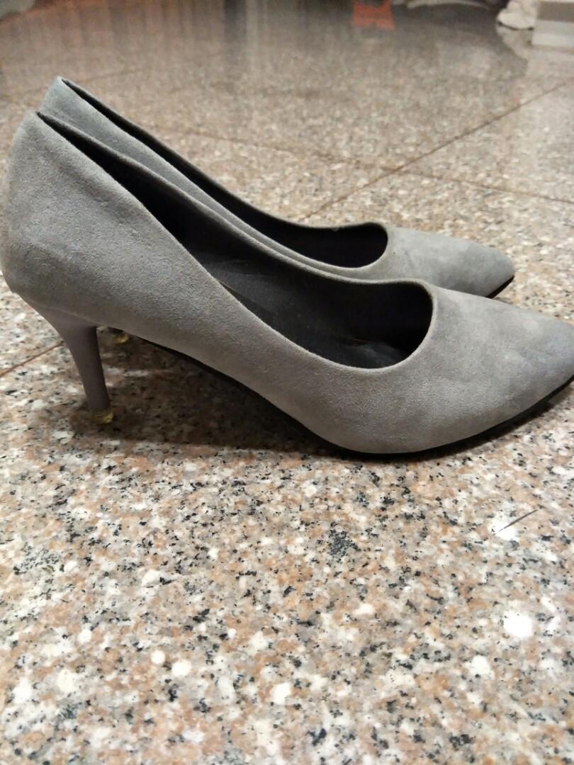 Grey heels, Women's Fashion, Footwear, Heels on Carousell