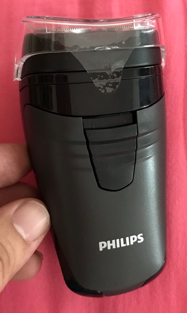 Philips shaver, Beauty & Personal Care, Men's Grooming on Carousell