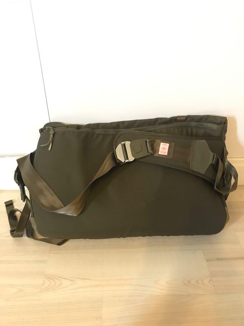 Visvim Ballistic E-Cat 28L Messenger Bag, 男裝, 袋, 腰袋、手提袋、小袋 - Carousell