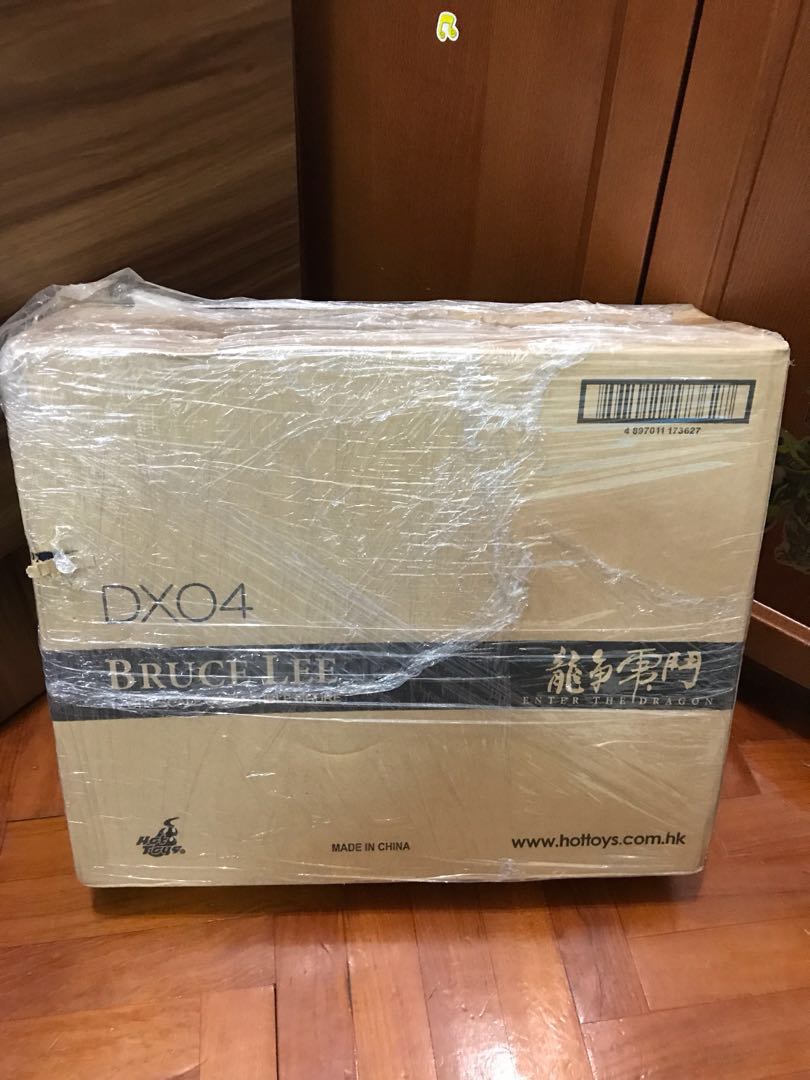 Hottoys Bruce Lee (DX04) new 全新, 興趣及遊戲, 玩具 & 遊戲類 - Carousell