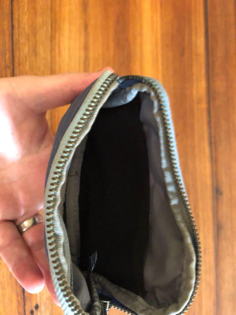 Rapha Essentials Wallet, Men's Fashion, Activewear on Carousell