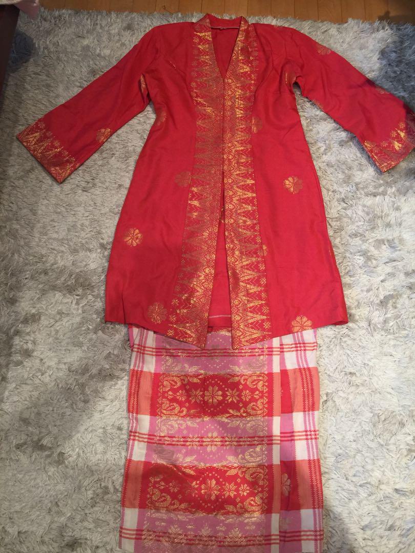Red Kebaya Songket, Women's Fashion, Muslimah Fashion, Baju Kurung ...