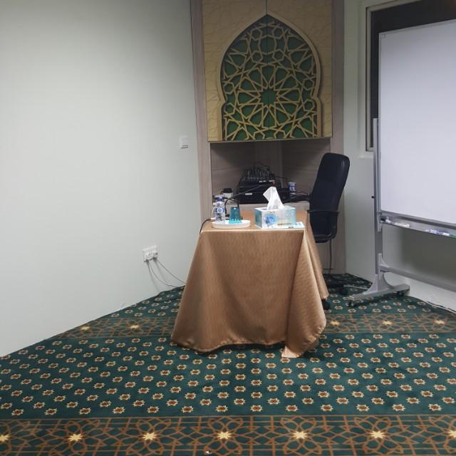 broadloom carpet musollah, Furniture, Home Decor, Others on Carousell