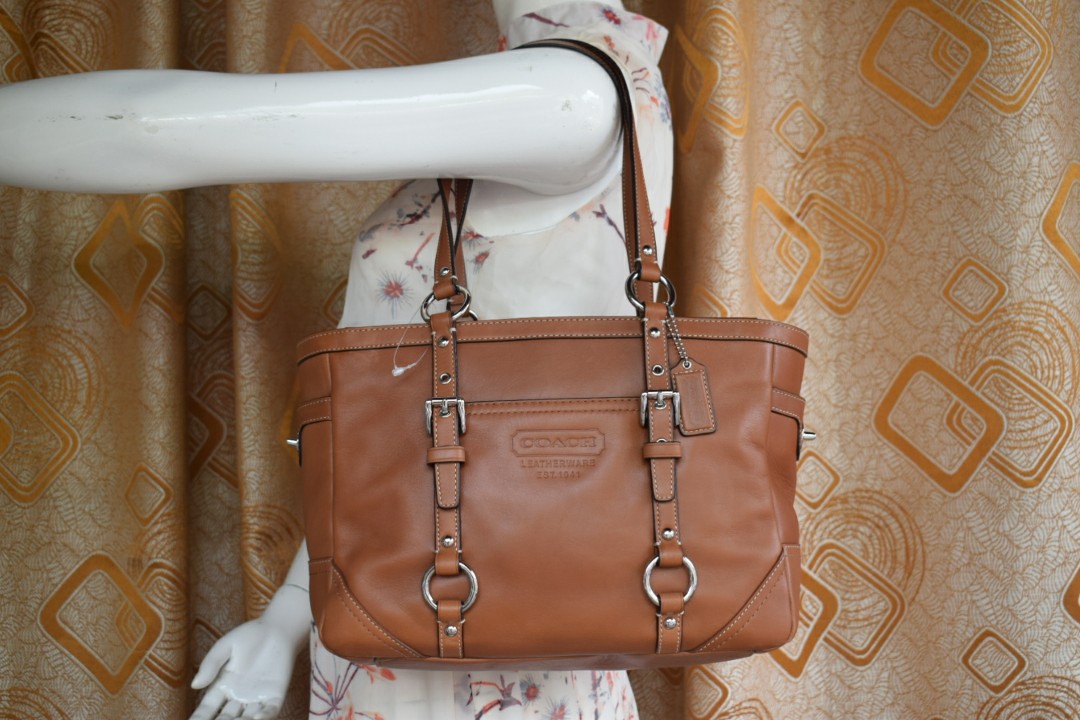 COACH F12343 LEATHER GALLERY EAST WEST TOTE, Women's Fashion, Bags ...